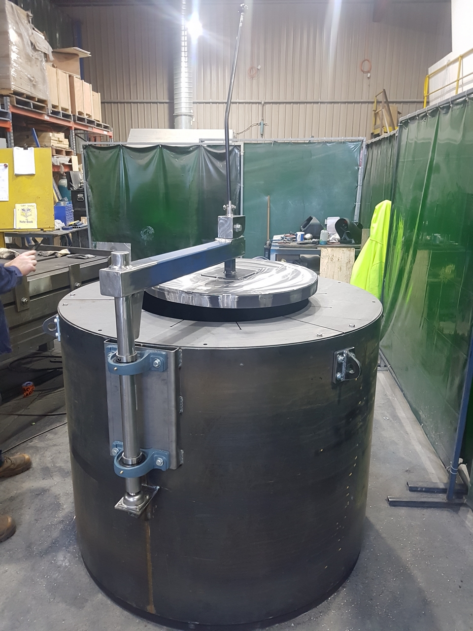 Crucible Furnace // Tetlow Kilns & Furnaces