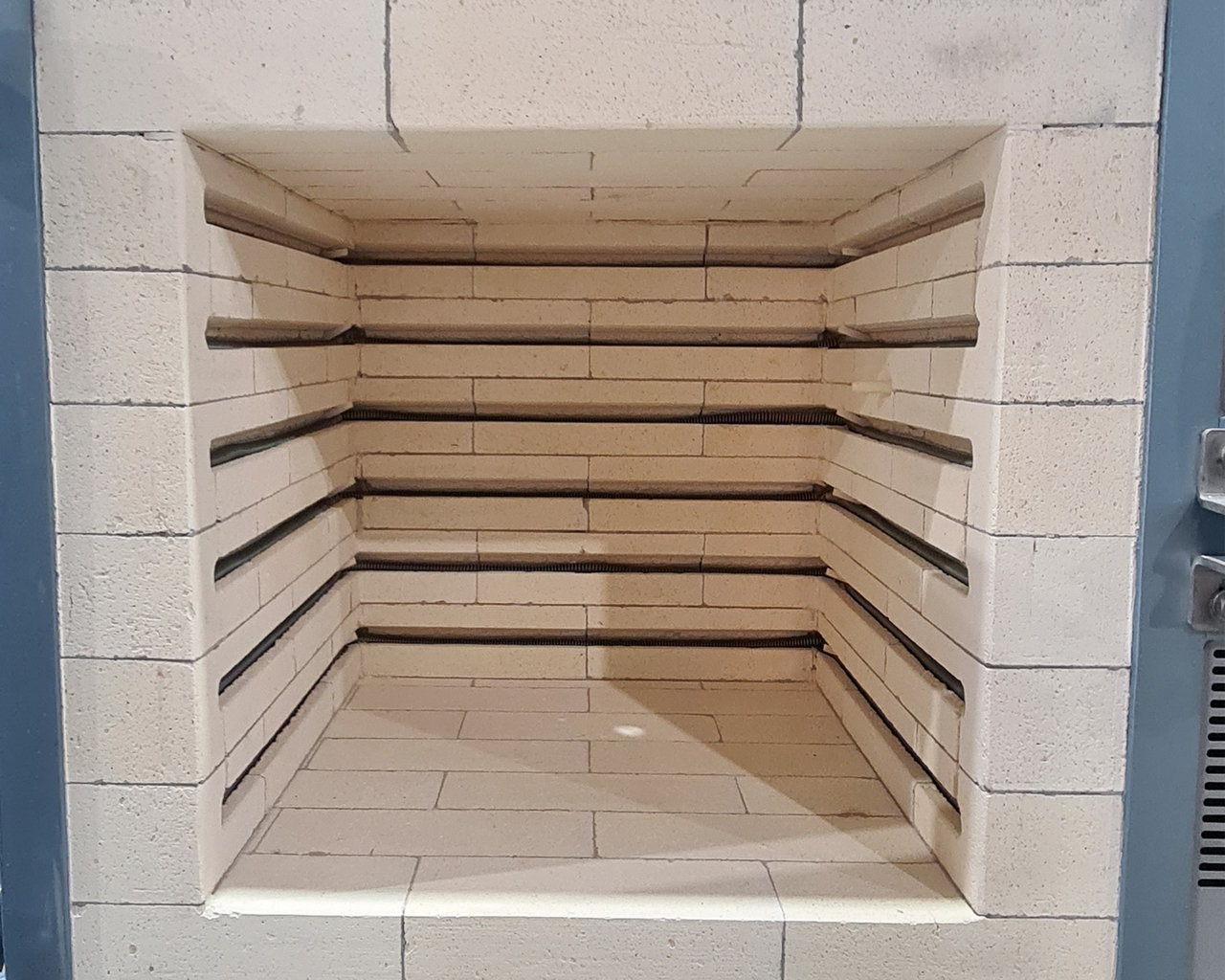 K7MWFL Large Kiln // Tetlow Kilns & Furnaces